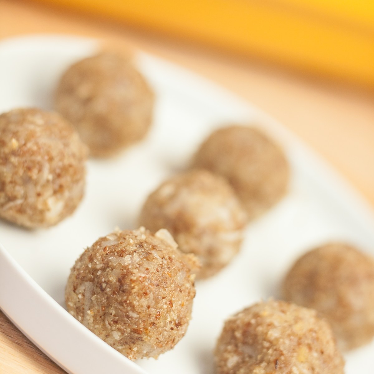 Coconut Macaroons Recipe – Lynnette Astaire – Tom's Notebook